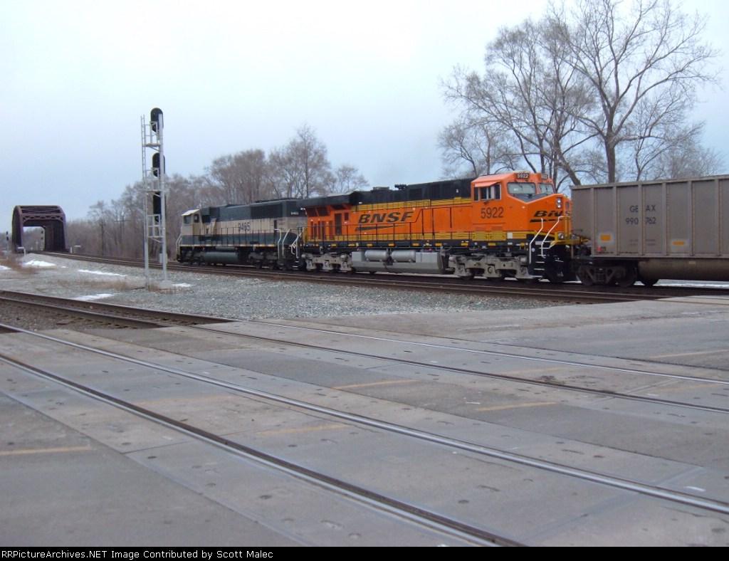 BNSF 9465 & 5922